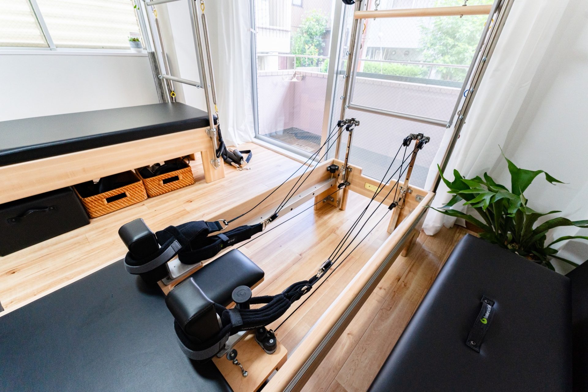 - ピラティス・ジャイロトニックのプライベートスタジオ manus 東中野